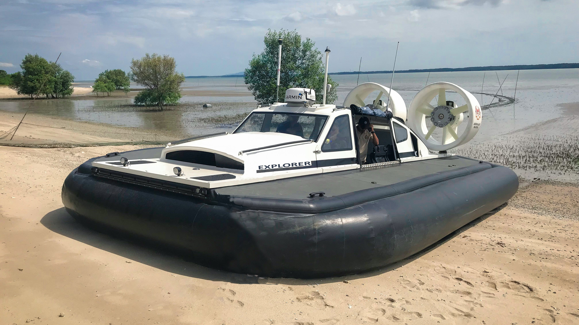 995ED Hovercraft